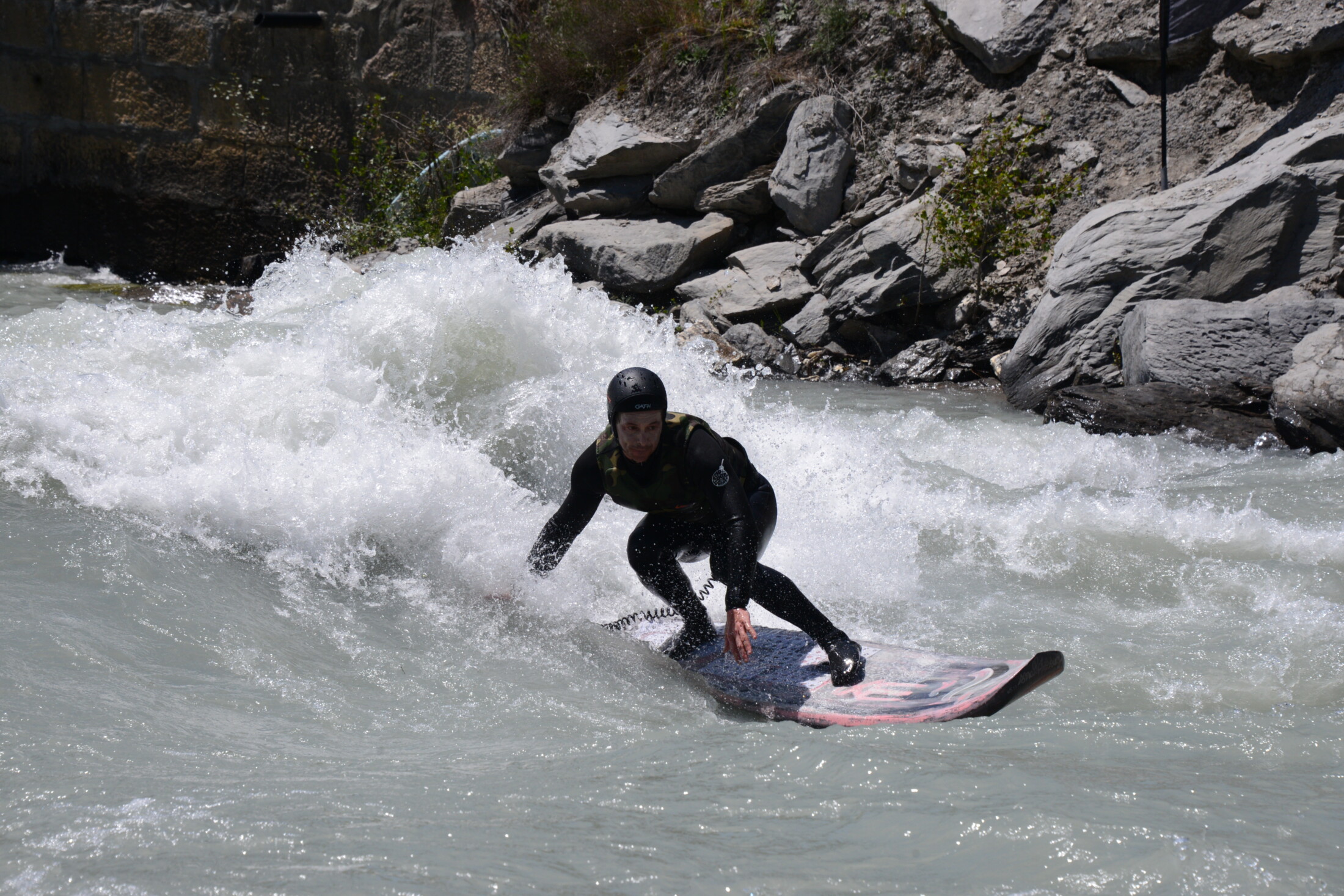 Surf de Rivière - Hakuna Matata Rafting - Embrun Durance